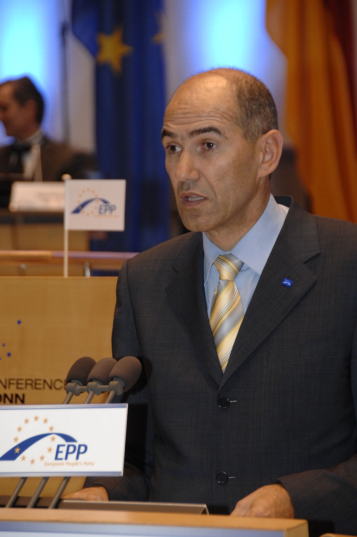 Slovenia, il premier Jansa si attribuisce pieni poteri