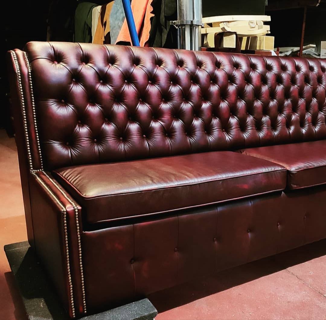 Arredamento d'ufficio: sempre più gettonati i Divani Chesterfield