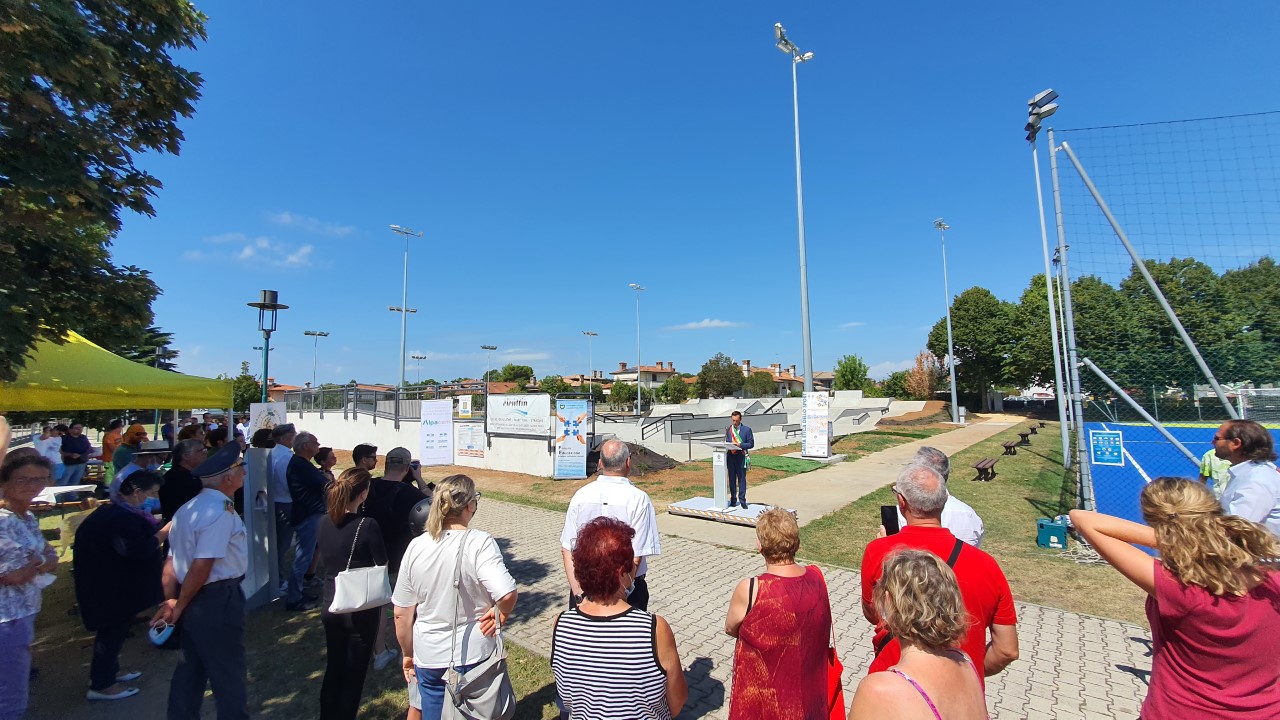 Lignano, inaugurato il nuovo Skate Park e a sorpresa arriva anche Elisa