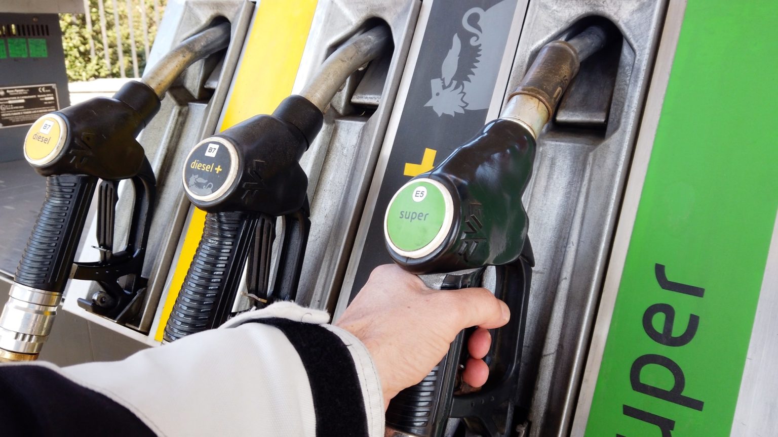 In Fvg la benzina scontata si può fare con un'app: come funziona