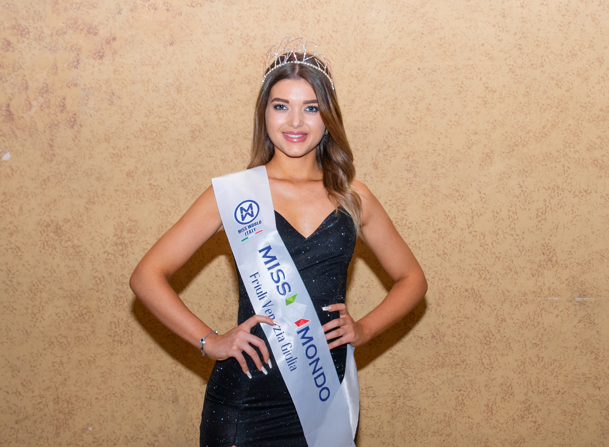 Fiorenza Dri di Martignacco incoronata Miss Mondo Friuli Venezia Giulia