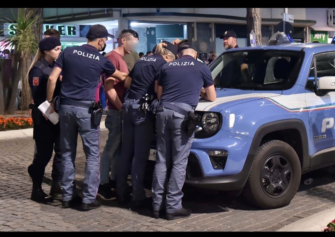 Pentecoste a Lignano: 28 multe per ubriachezza molesta e 4 denunce