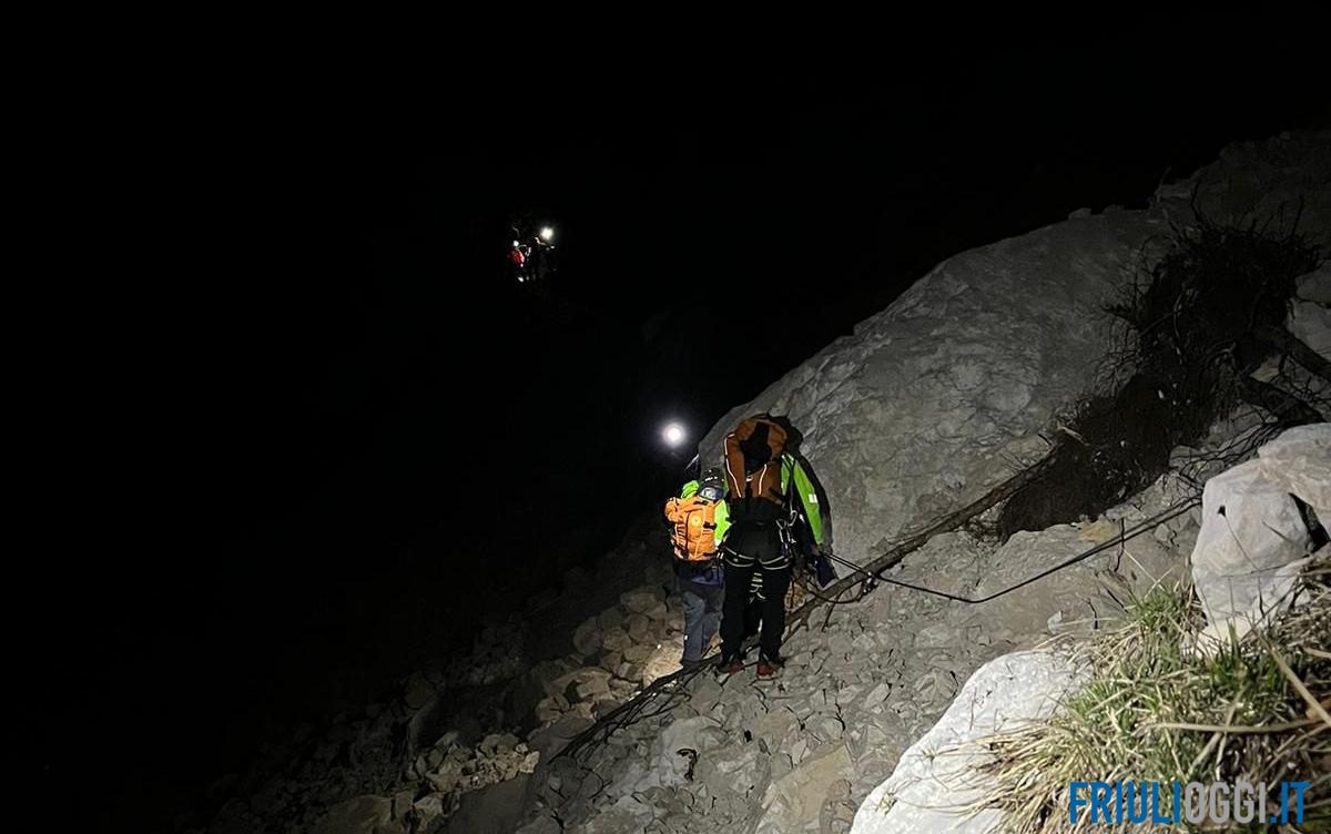 Perdono il sentiero, 2 escursionisti salvati dal Soccorso alpino Fvg