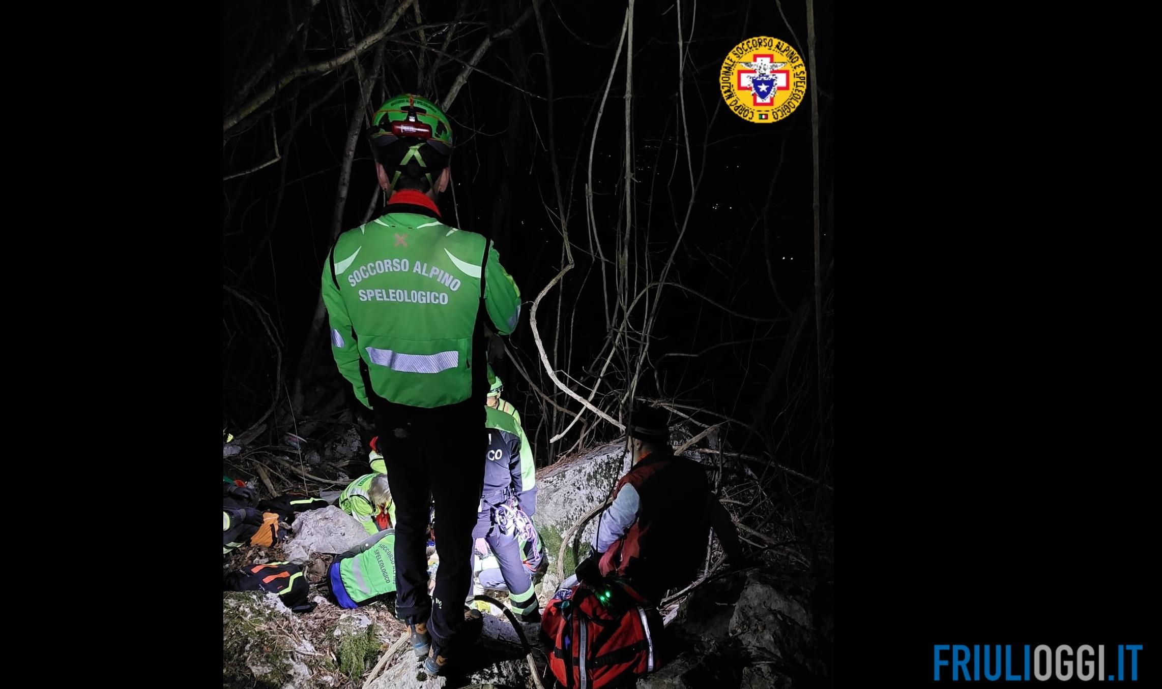 Cade per 15 metri a Gemona: soccorso nella notte