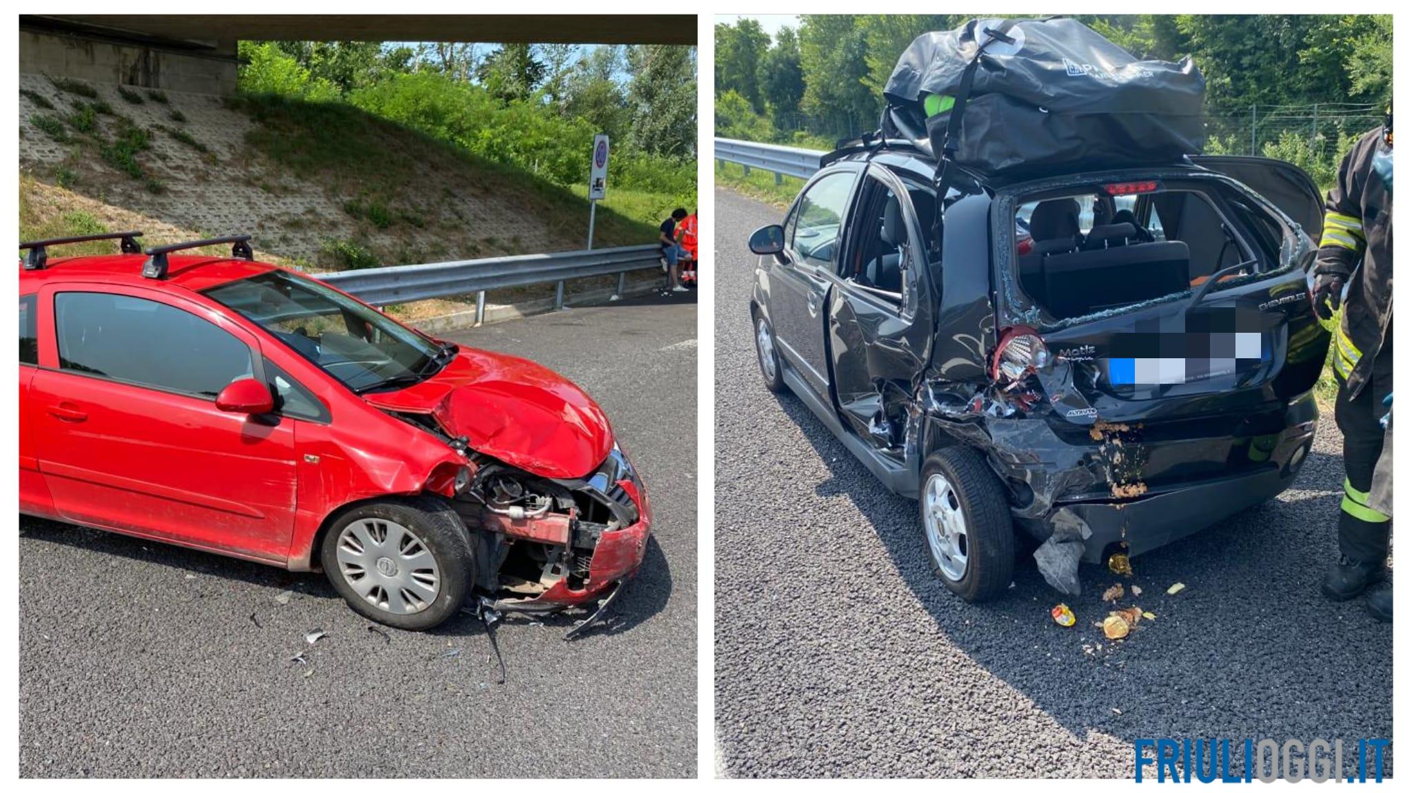 Incidente sulla A23, scontro tra due auto: code e rallentamenti Incidente sulla A23, scontro tra due auto: code e rallentamenti