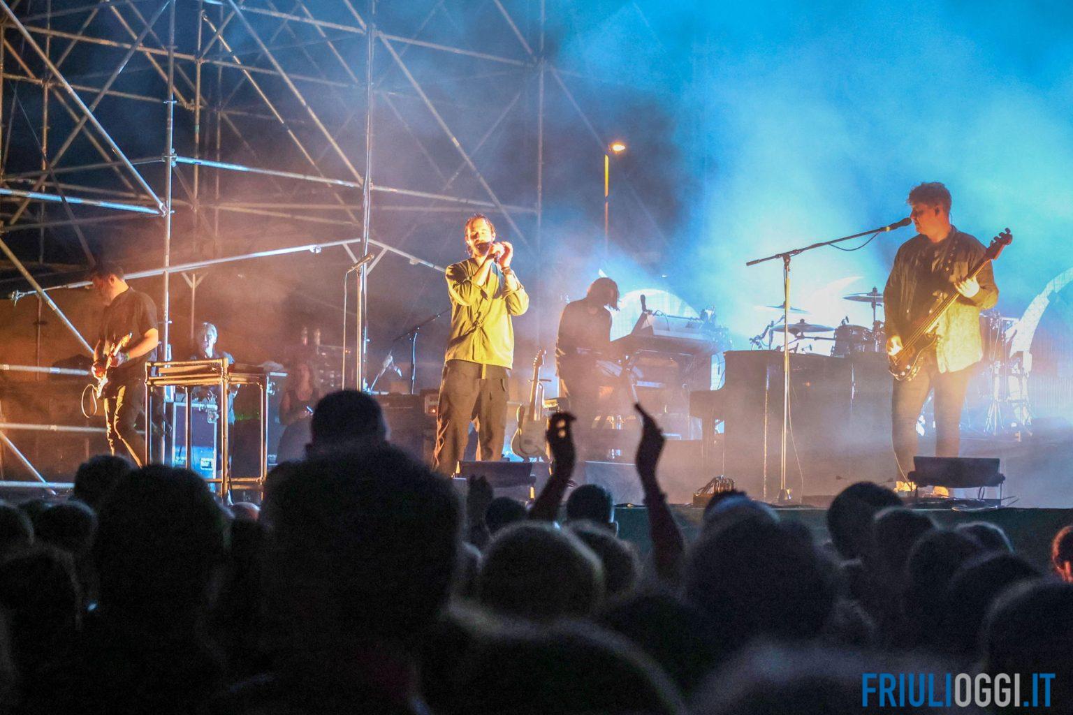 Gli Editors infiammano Gorizia, 2400 al concerto alla Casa Rossa