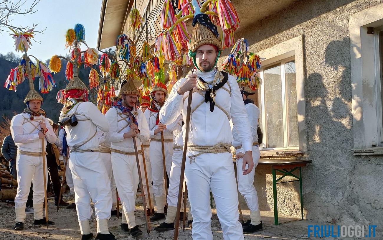 Carnevale nelle Valli del Natisone: il Pust di Rodda e la corsa dei Blumarj