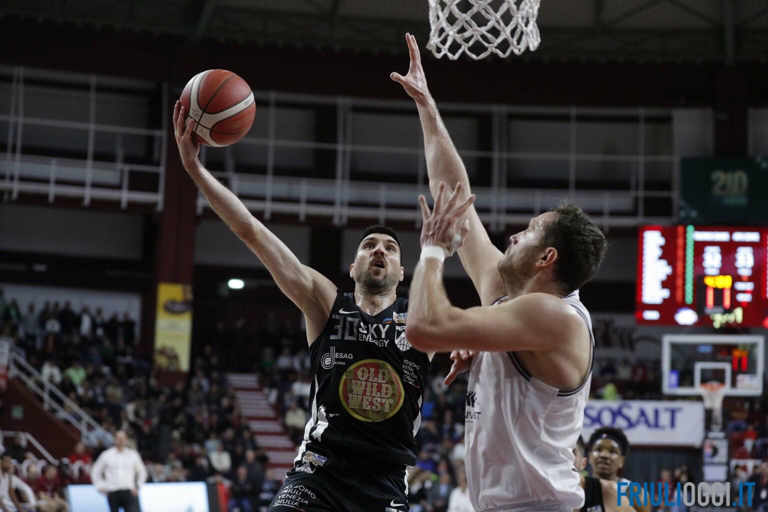 L'Apu Udine si pianta nel finale e non riesce nell'impresa a Trapani - Friuli Oggi - Il ...