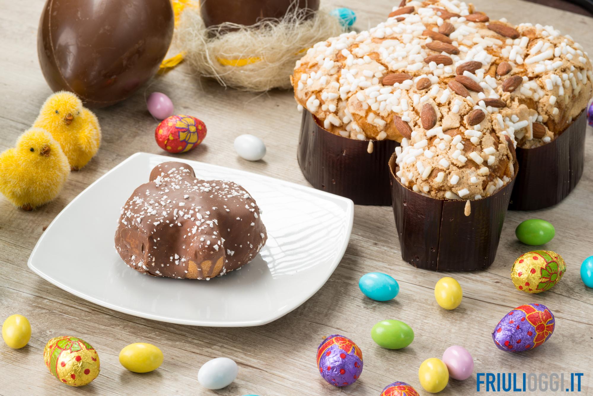 Uova di cioccolato, colombe e viaggi: Pasqua all'insegna dei rincari
