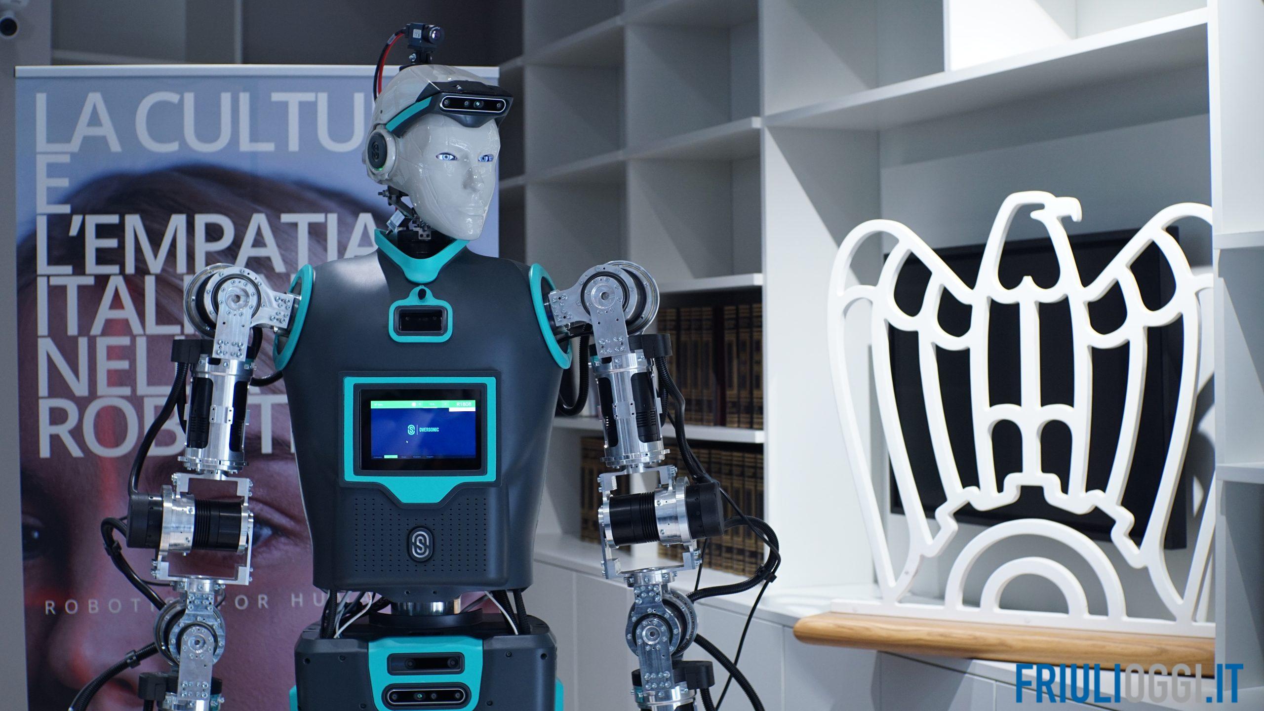 Udine, presentato Robee, 1° robot umanoide certificato per il lavoro