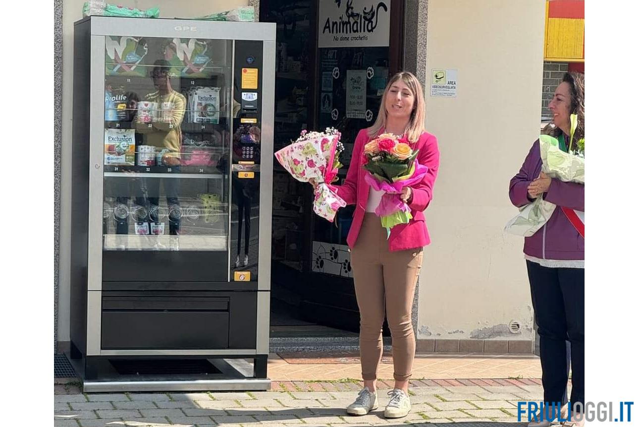 Rivignano, inaugurato il 1° distributore h24 dedicato agli animali