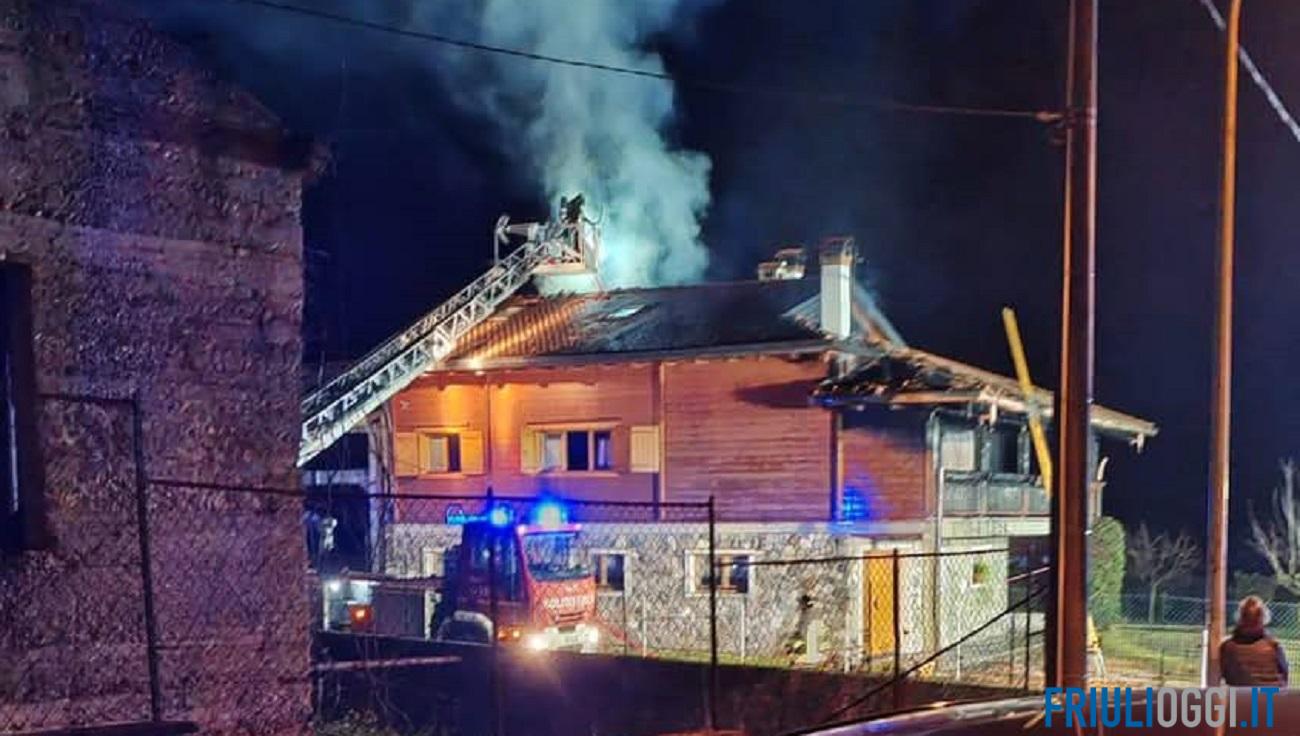 Incendio in un'abitazione di Tolmezzo, muore il cane